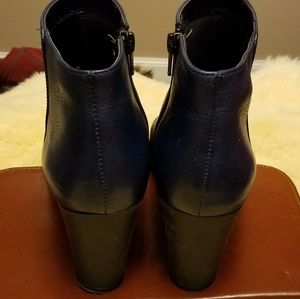 THE FLEXX | Shoes | The Flexx Ankle Booties Navy Blue Sz8 | Poshmark